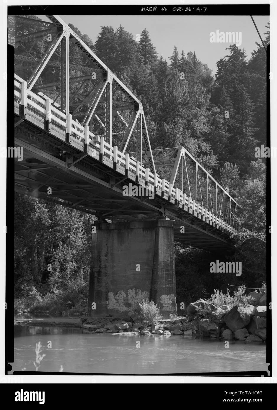 SANDY RIVER BRIDGE AT TROUTDALE, PERSPECTIVE LOOKING EAST. - Historic ...