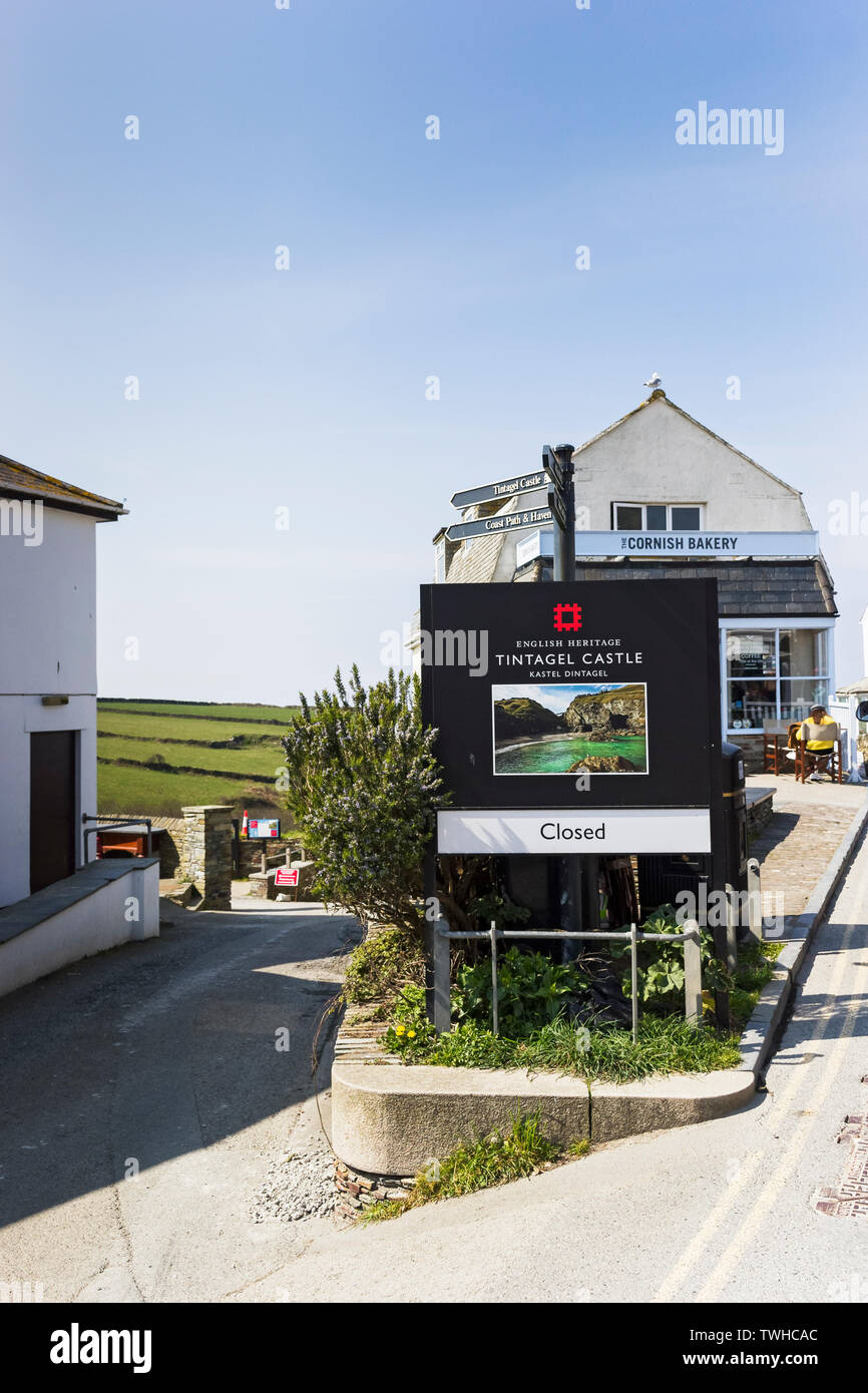 Tintagel, Cornwall, UK street scene Stock Photo - Alamy