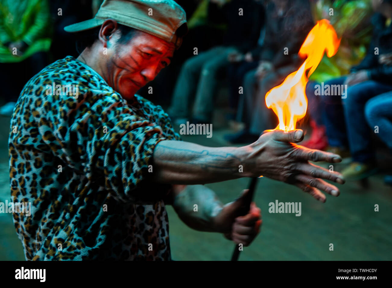 Fire emoji hi-res stock photography and images - Alamy
