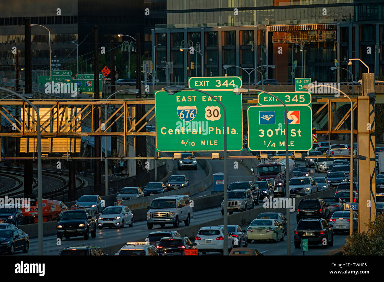 Interstate highway signs hi-res stock photography and images - Alamy