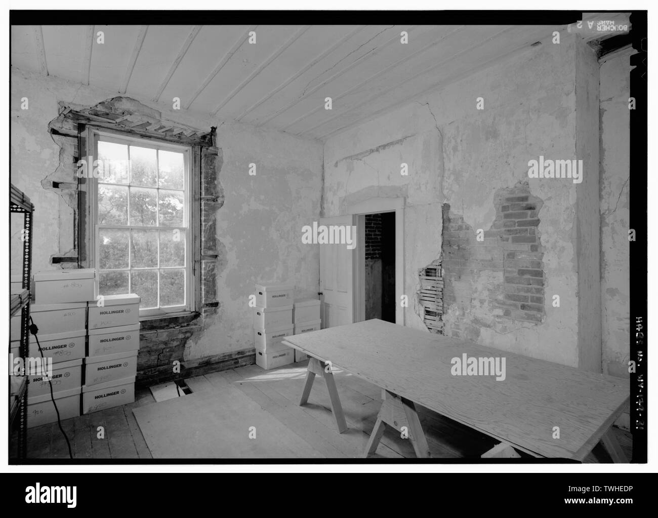 SECOND FLOOR INTERIOR VIEW FROM EAST OF SOUTH AND WEST WALLS OF ...