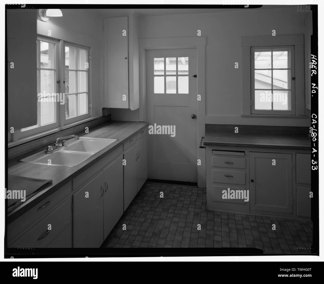 Cottage kitchen interior Cut Out Stock Images & Pictures - Alamy