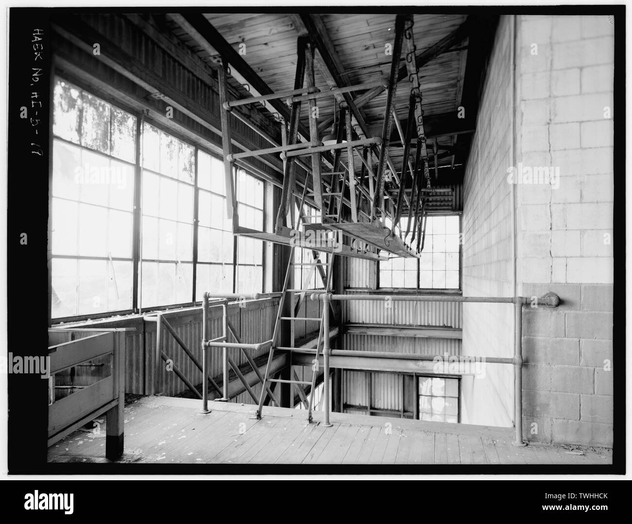 SECOND FLOOR, ELEVATED CATWALK PLATFORM ON WEST SIDE OF HANGAR - U.S ...