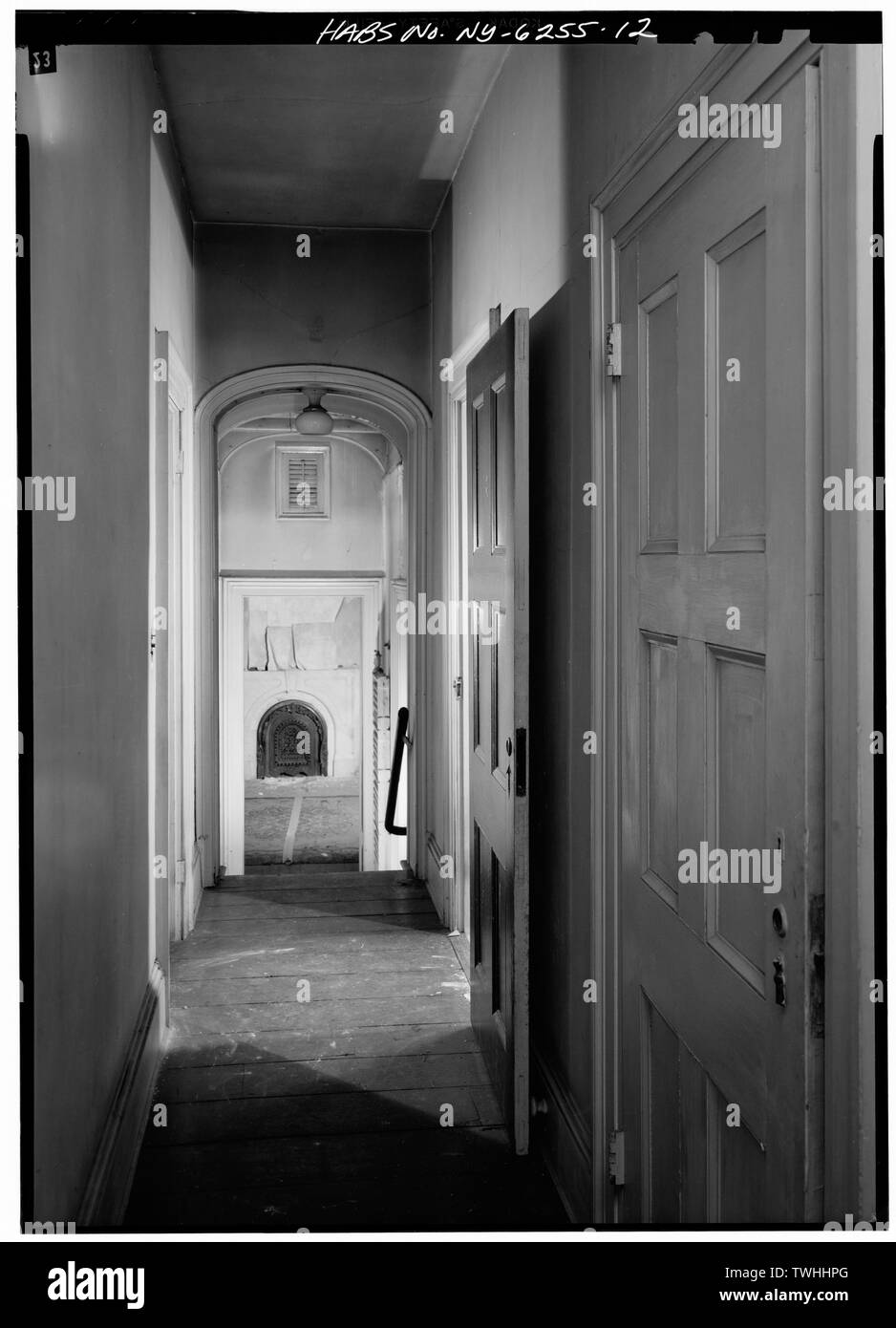 SECOND FLOOR, HALL, VIEW TOWARD WEST ROOM - William C. Hasbrouck House ...