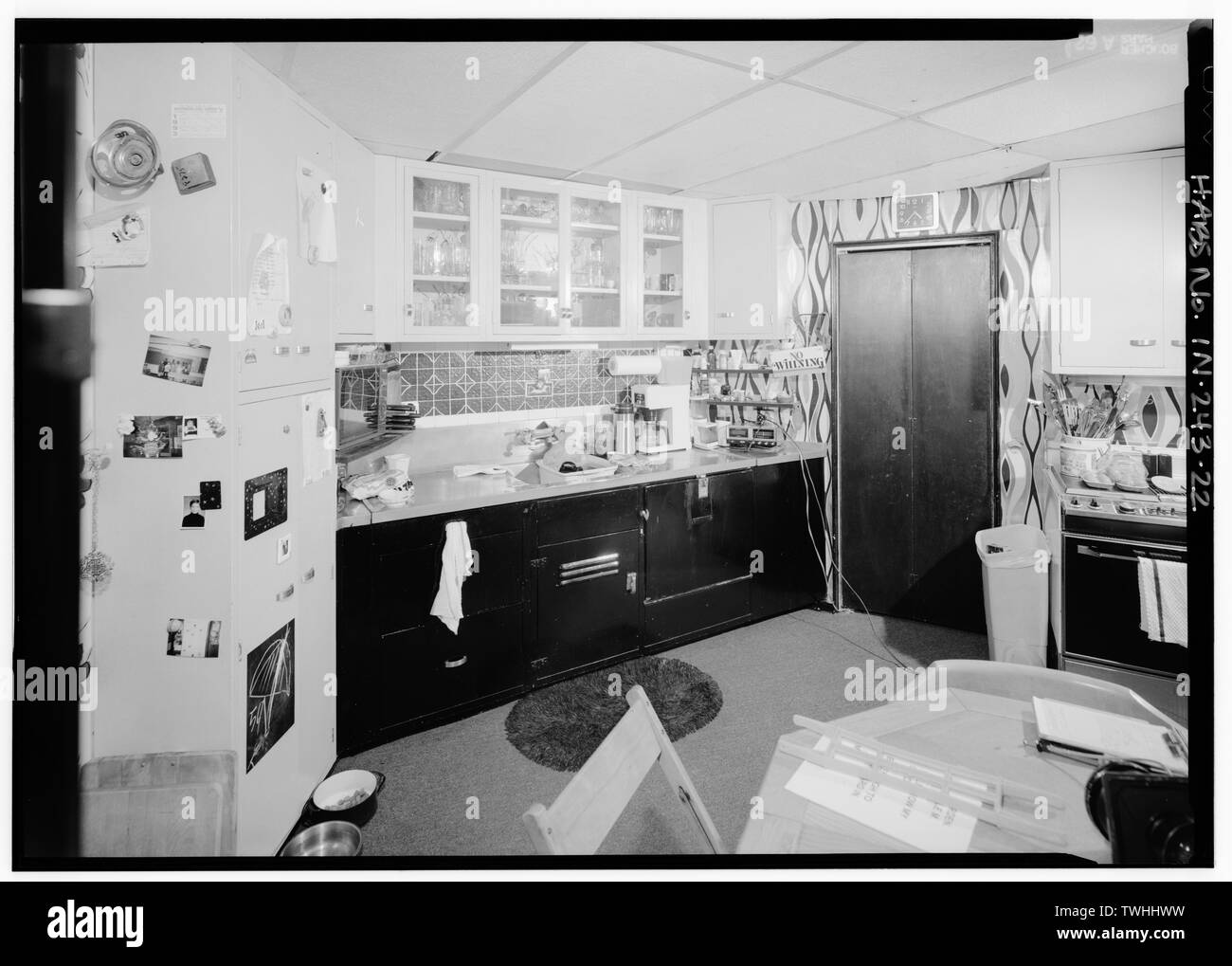 Kitchen porter Black and White Stock Photos & Images - Alamy