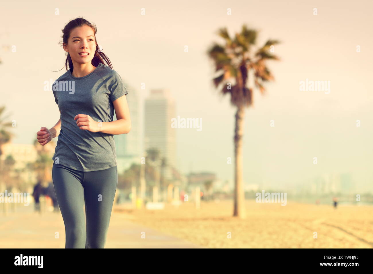 Asian girls working out outdoor hi-res stock photography and images - Alamy