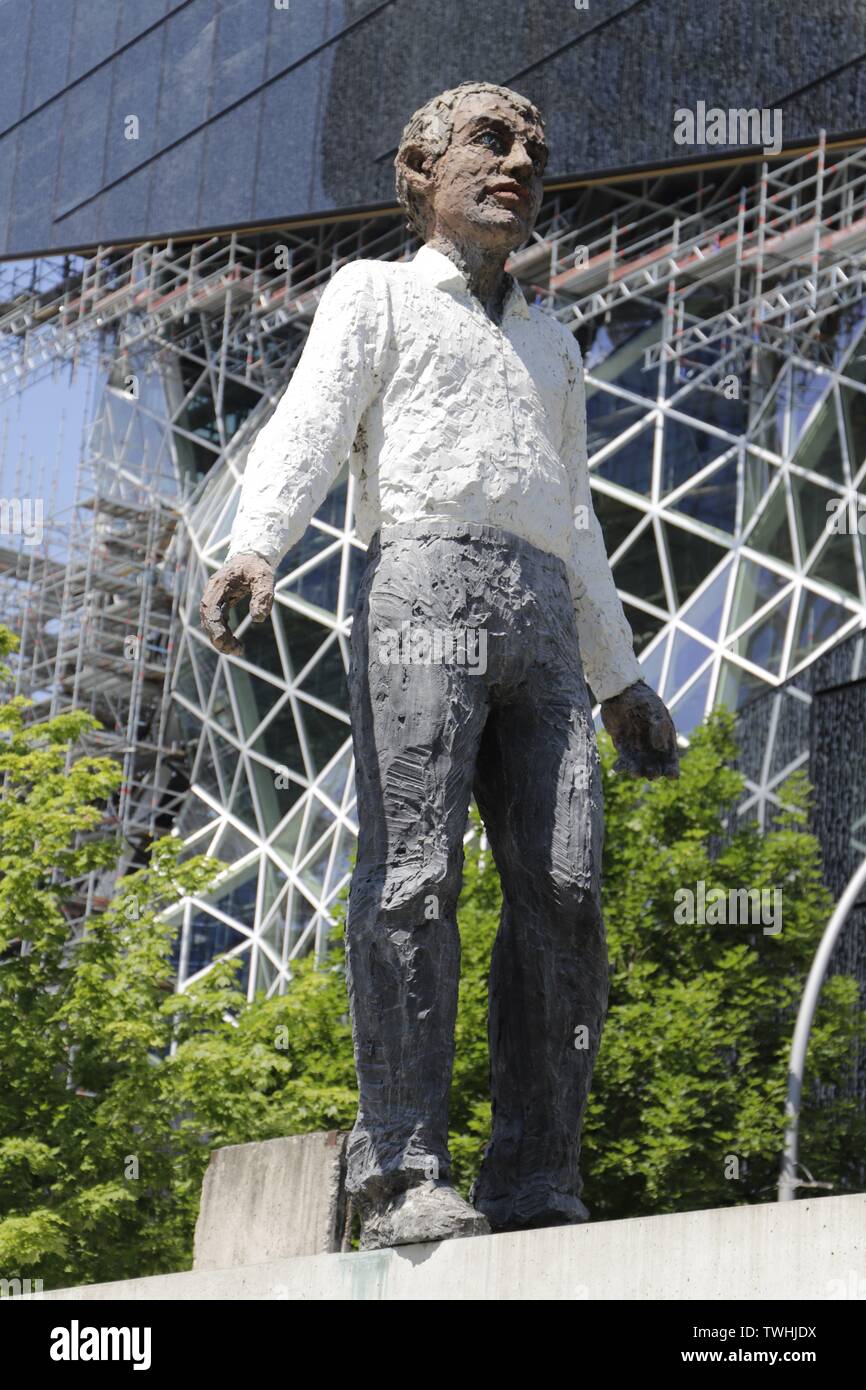 Stone statue of springer hi-res stock photography and images - Alamy