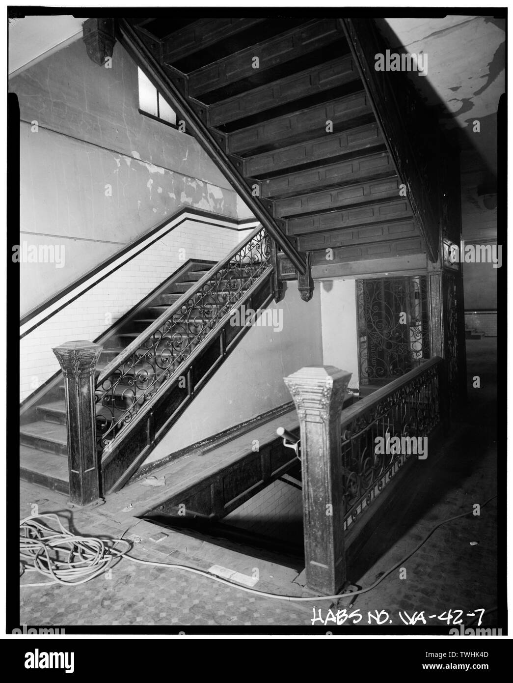 SECOND FLOOR, SOUTH CORRIDOR, VIEW OF STAIRWAY - Mutual Life Building ...