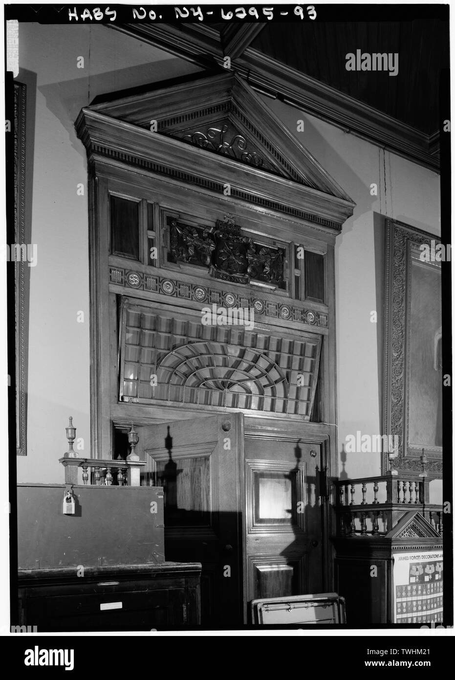 SECOND FLOOR, TENTH COMPANY ROOM, DETAIL OF TRANSOM AND PEDIMENT OVER ...