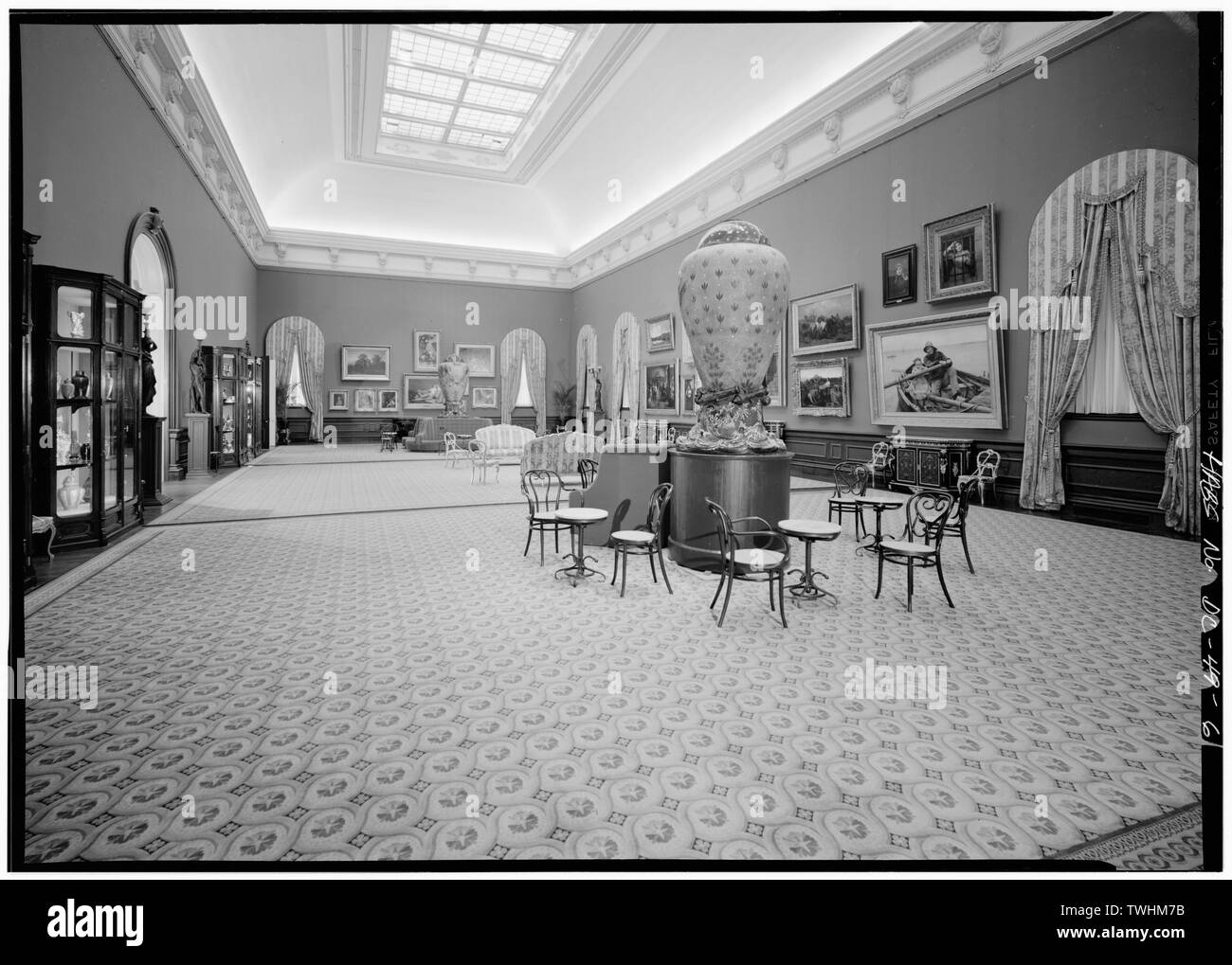 Seventeenth floor gallery hi-res stock photography and images - Alamy