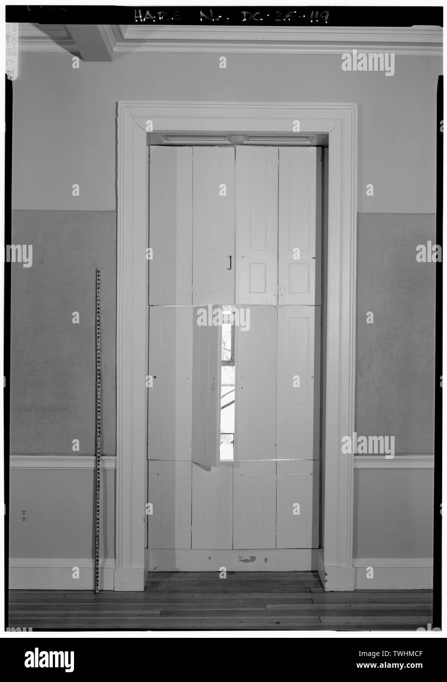 SECOND FLOOR, WEST ROOM, 208, WEST WALL, DETAIL OF CENTER WINDOW, WITH ...