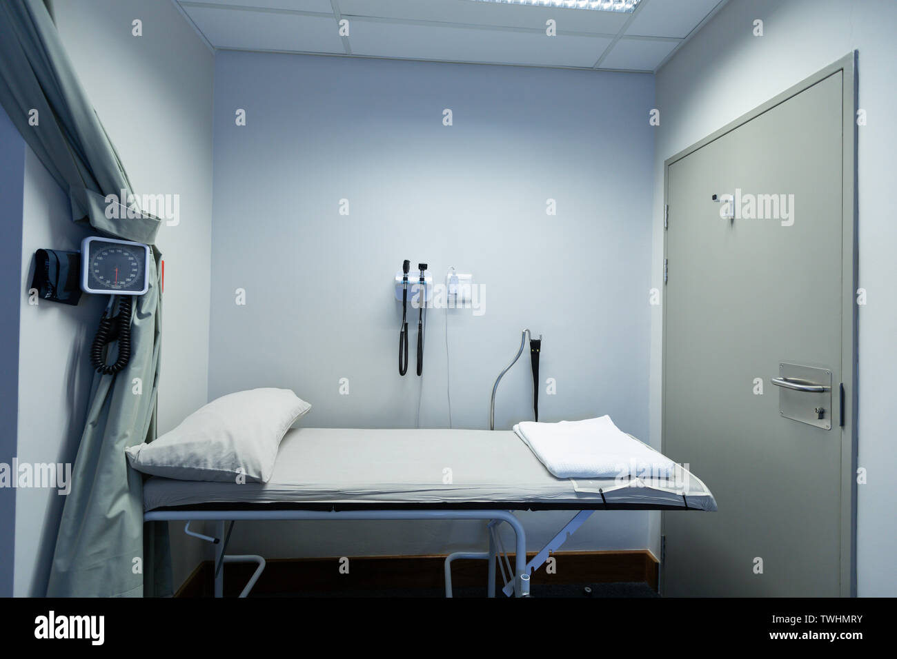 Medical check-up room in hospital Stock Photo - Alamy