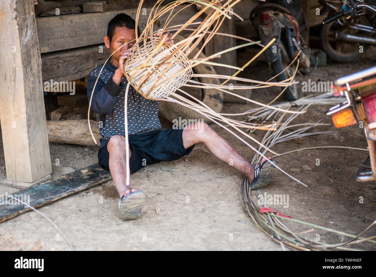 Akha people hi-res stock photography and images - Alamy