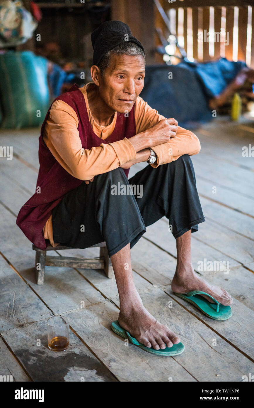 Portrait of an ethnic akha man hi-res stock photography and images - Alamy