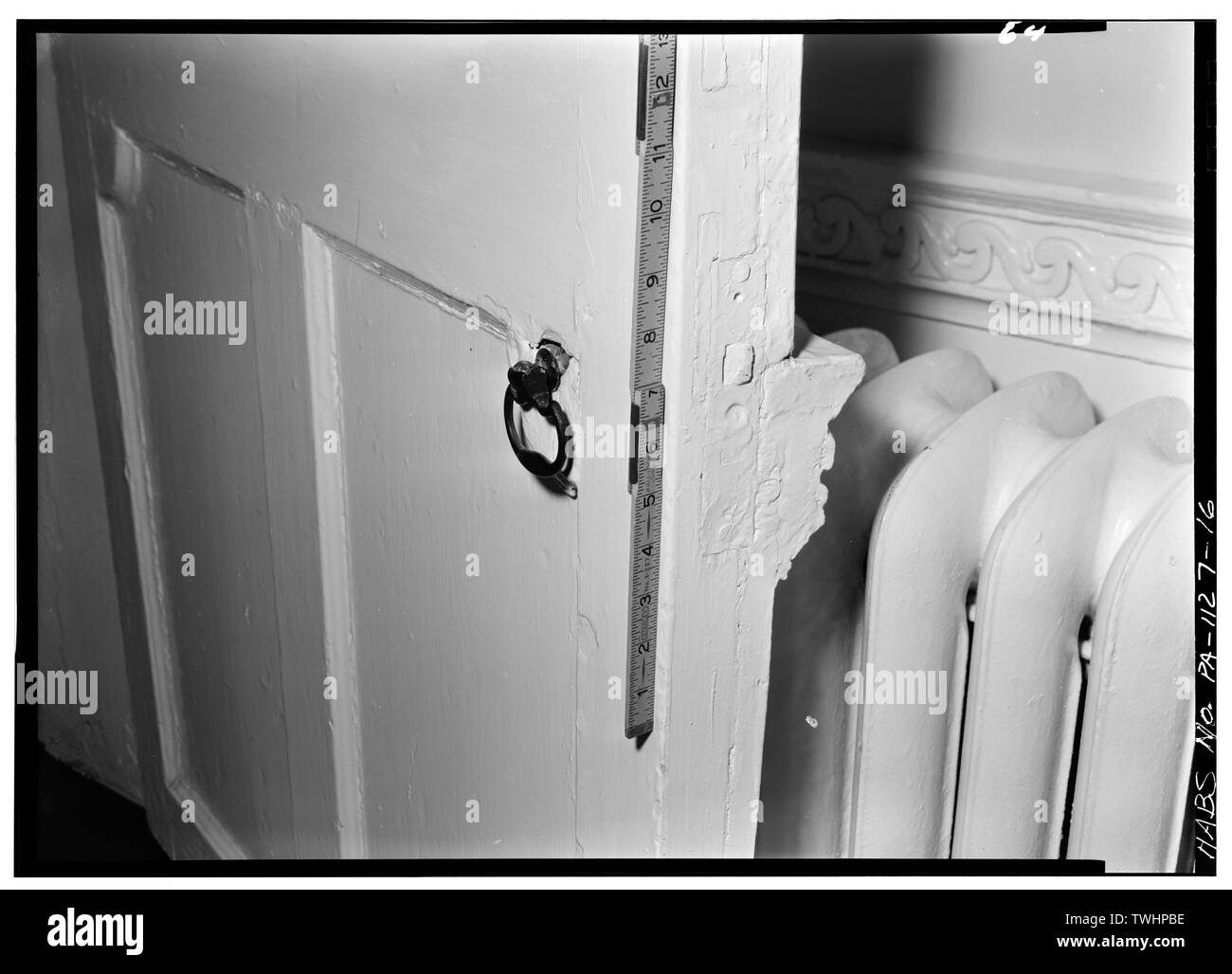 Concealed door Cut Out Stock Images & Pictures - Alamy