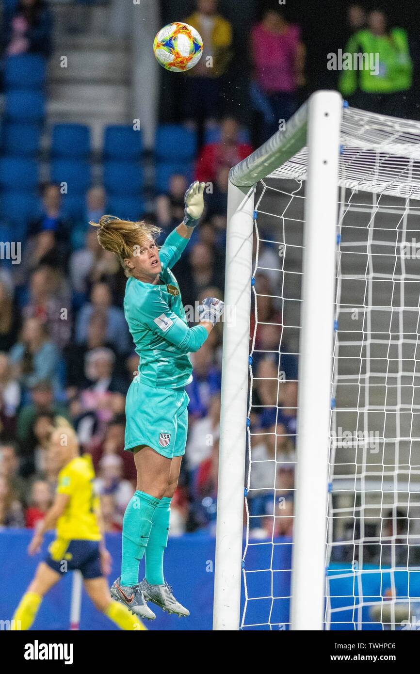Le Havre, France. 20th June, 2019. Alyssa Naeher from the United States ...