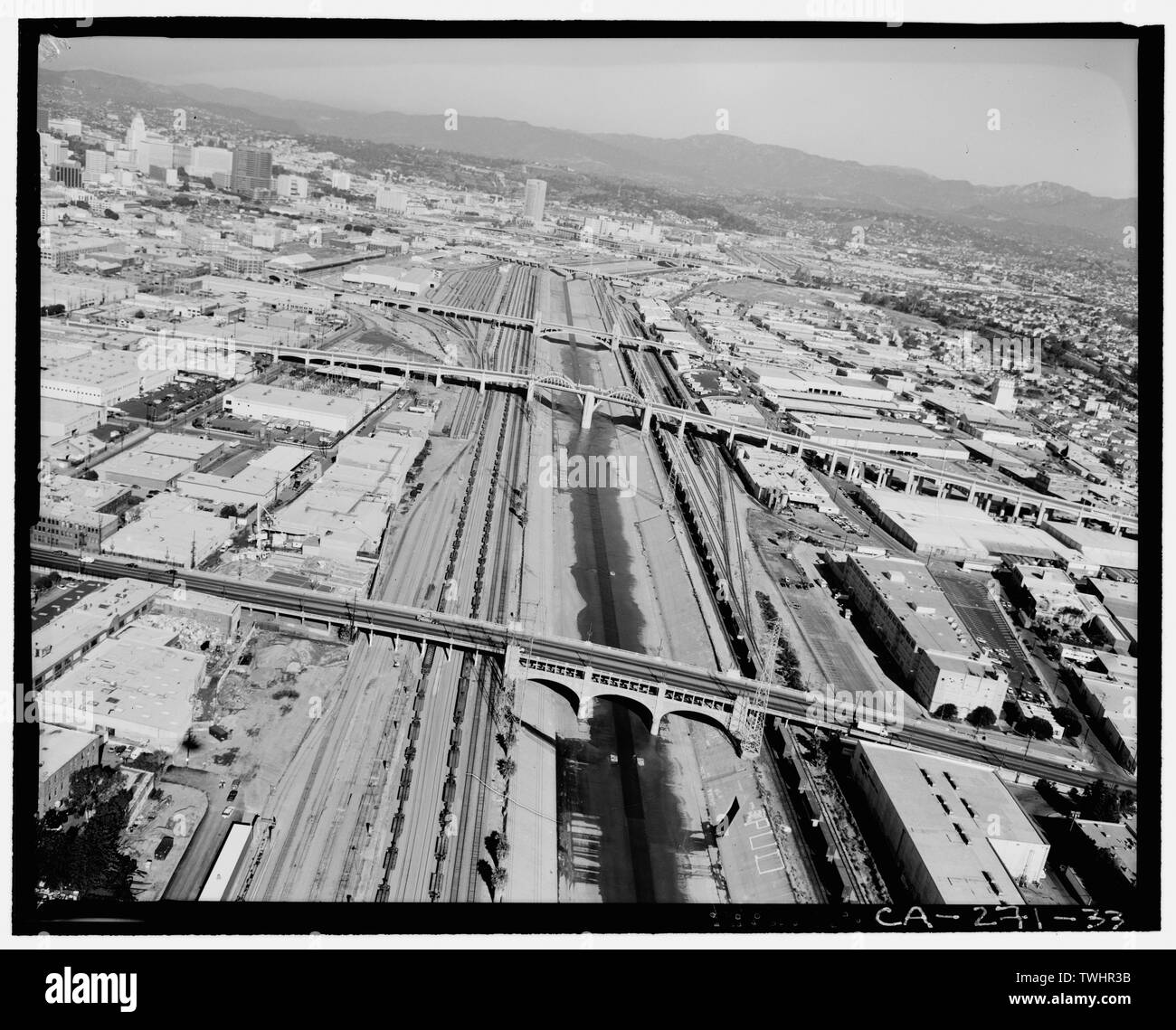 SEVENTH STREET BRIDGE. LOOKING NORTH. SIXTH STREET BRIDGE AT CENTER ...