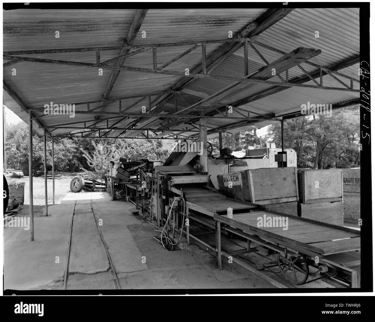 SHED AND PLATFORM (STRUCTURE 13), INTERIOR, FROM NORTHWEST END ...