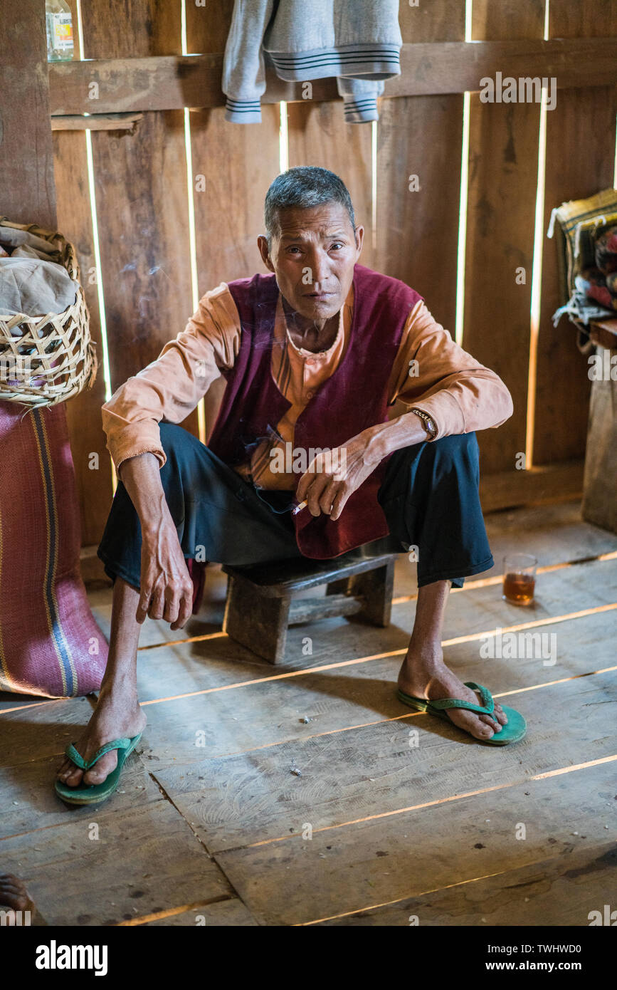 Portrait of an ethnic akha man hi-res stock photography and images - Alamy