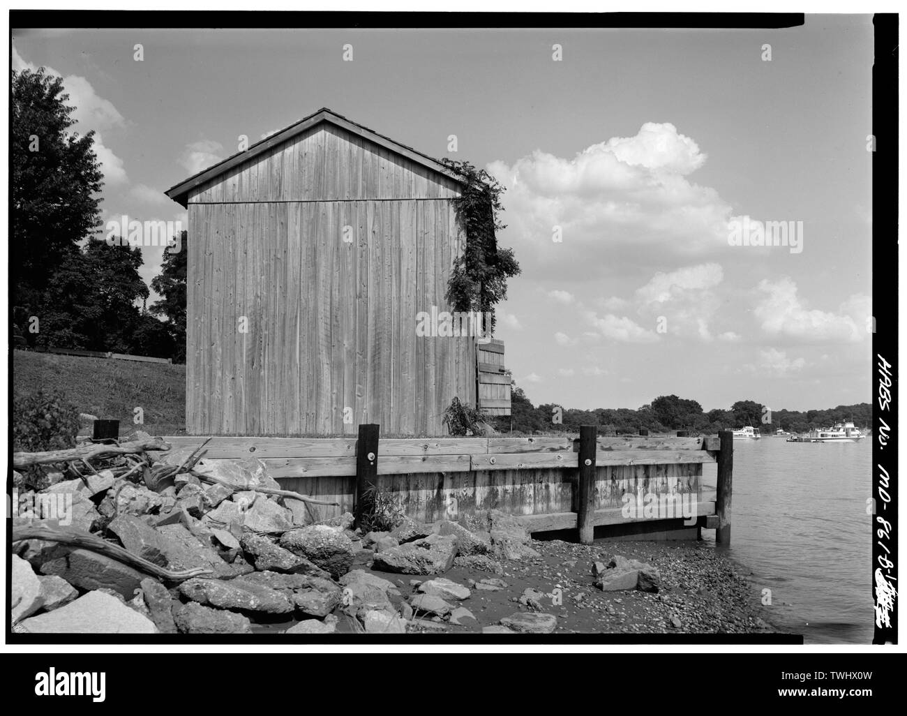 SIDE ELEVATION - Mt. Harmon Plantation at World's End, Tobacco Prize ...