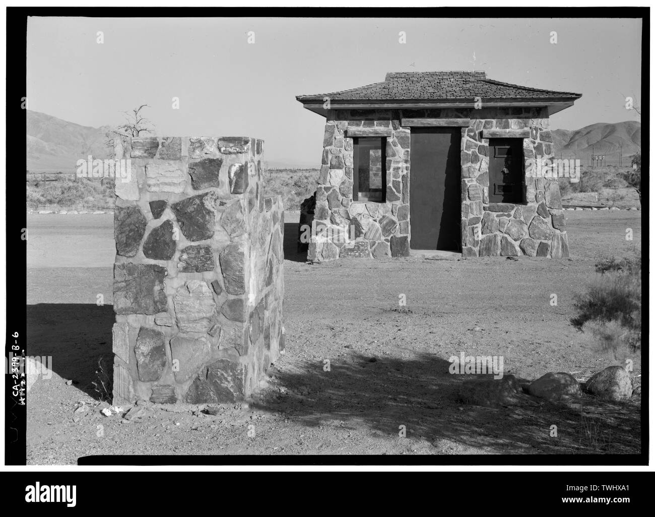 SIDE ELEVATION, LOOKING SOUTHEAST - Manzanar War Relocation Center ...