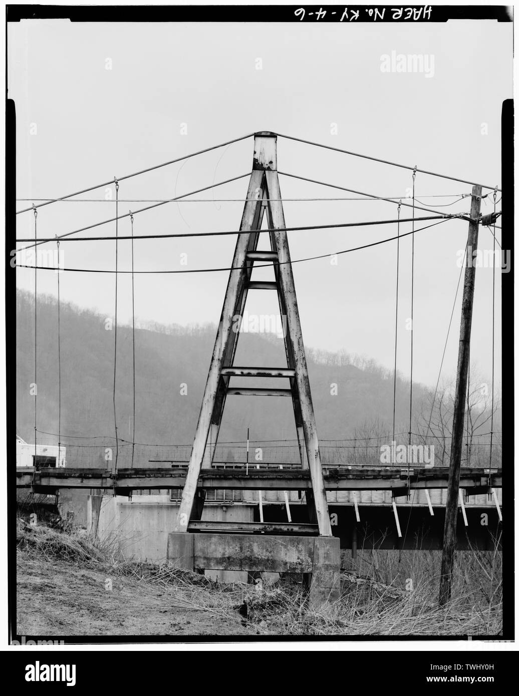 SIDE VIEW OF EAST TOWER AND ABUTMENT - Boldman Bridge, Spanning Levisa ...