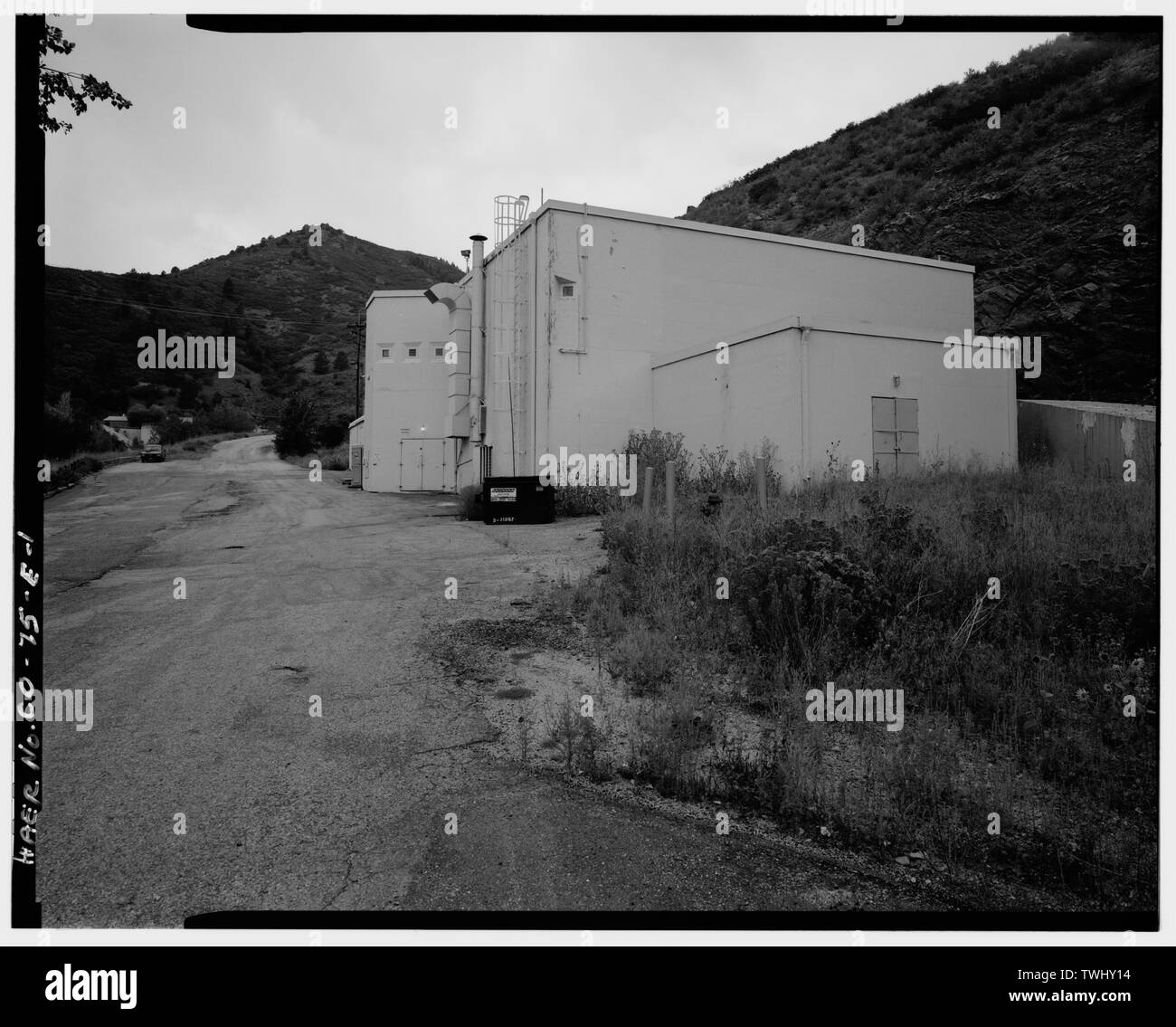 SIDE VIEW OF CONTROL BUILDING, CONNECTING TUNNELS VISIBLE AT FAR RIGHT ...
