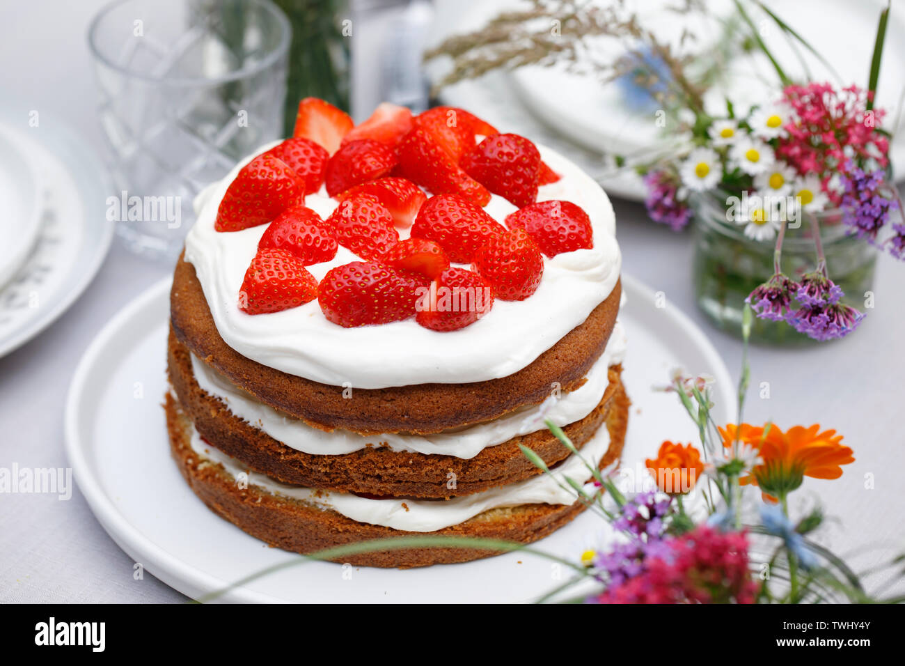 Midsummer setting hi-res stock photography and images - Alamy