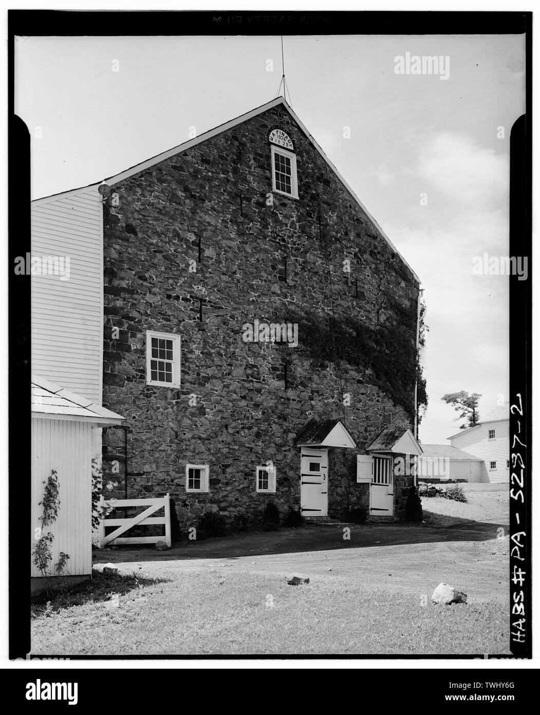 Building date stone Cut Out Stock Images & Pictures - Alamy