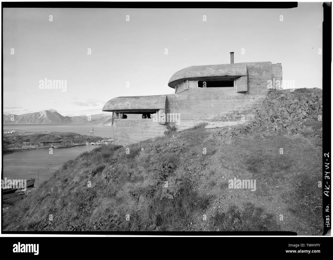 SIDE, LOOKING EAST - Naval Operating Base Dutch Harbor and Fort Mears ...