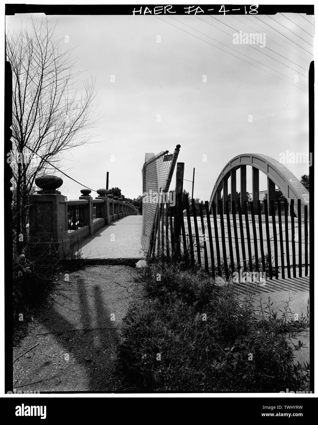 Side view arch Black and White Stock Photos & Images - Alamy