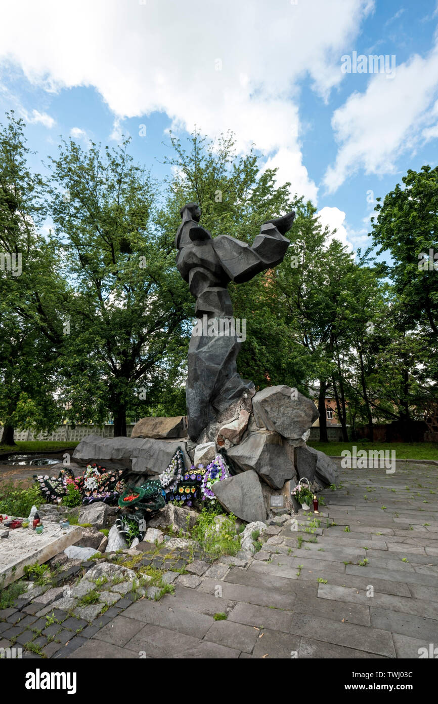Monument to the victims of lviv ghetto hi-res stock photography and ...