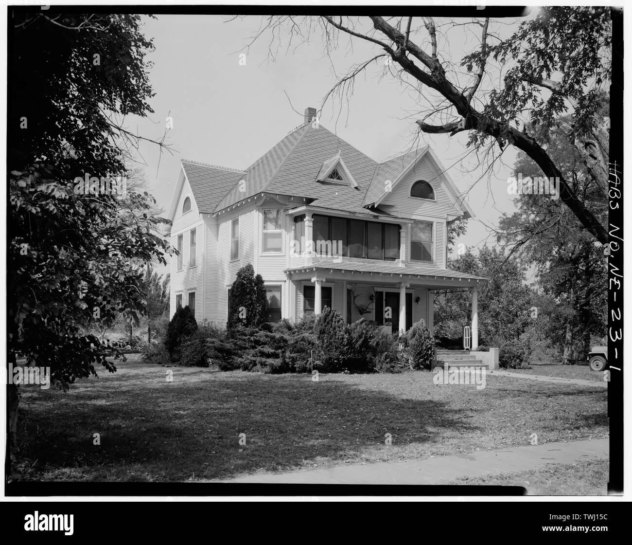 Sam Amato, Photographer October 1977 EAST (FRONT) ELEVATION - Chambers ...