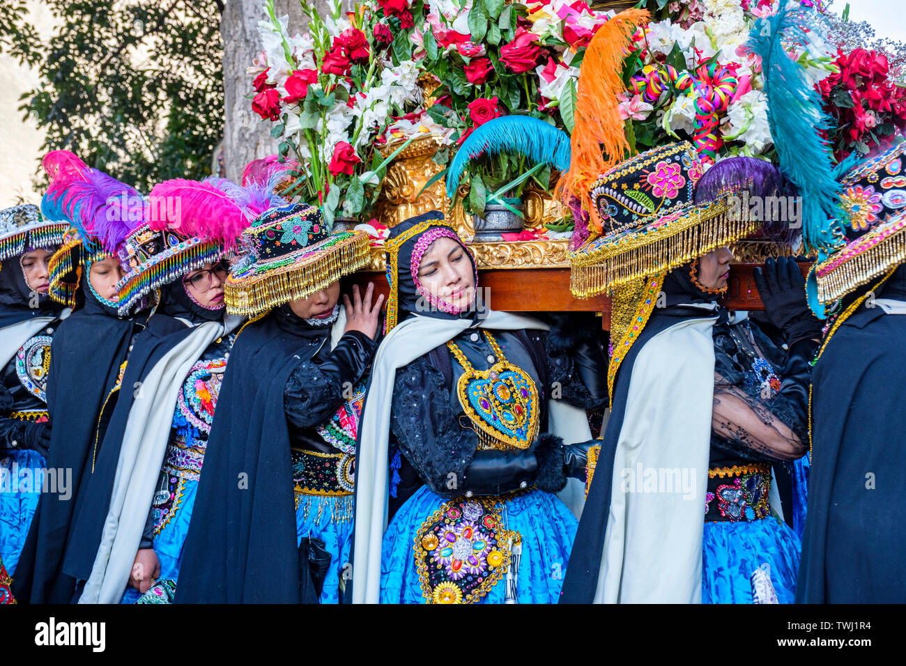 Peru religion, Choquekillka Festival procession. Women carrying Señor ...