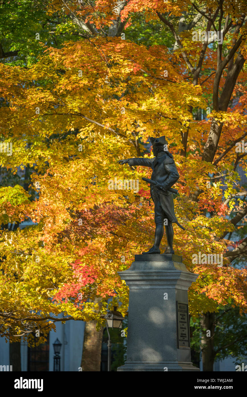COMMODORE BARRY STATUE (© SAMUEL MURRAY 1906) INDEPENDENCE HALL YARD ...