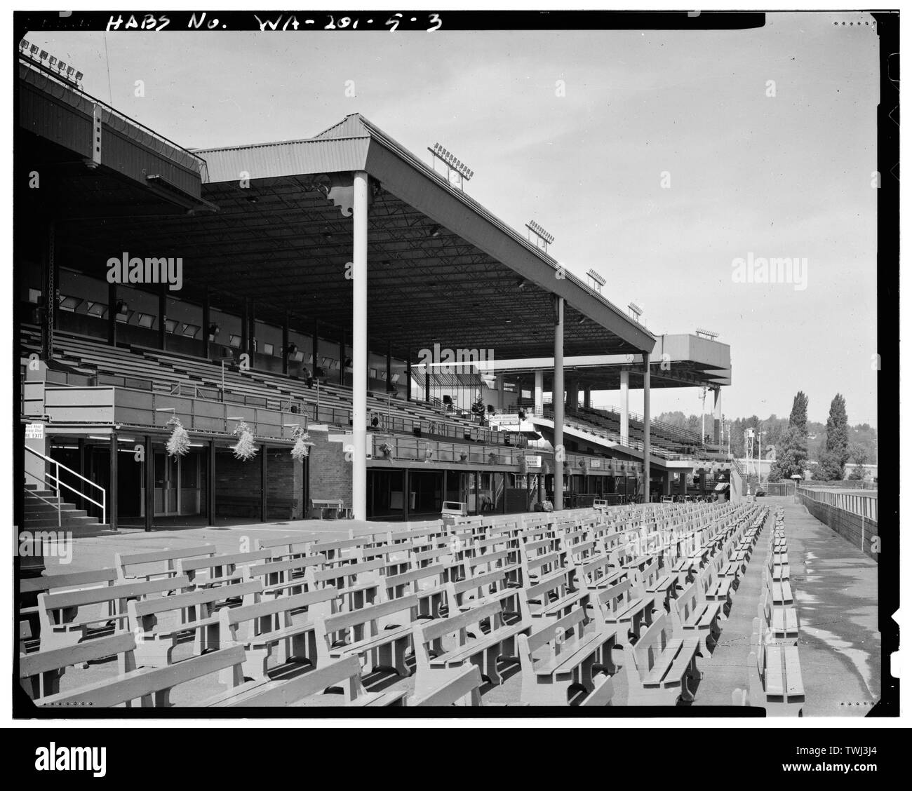 Grandstand architecture Cut Out Stock Images & Pictures - Alamy