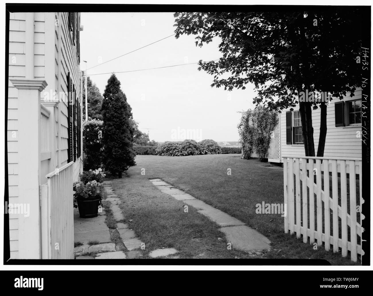 Between september Cut Out Stock Images & Pictures - Alamy