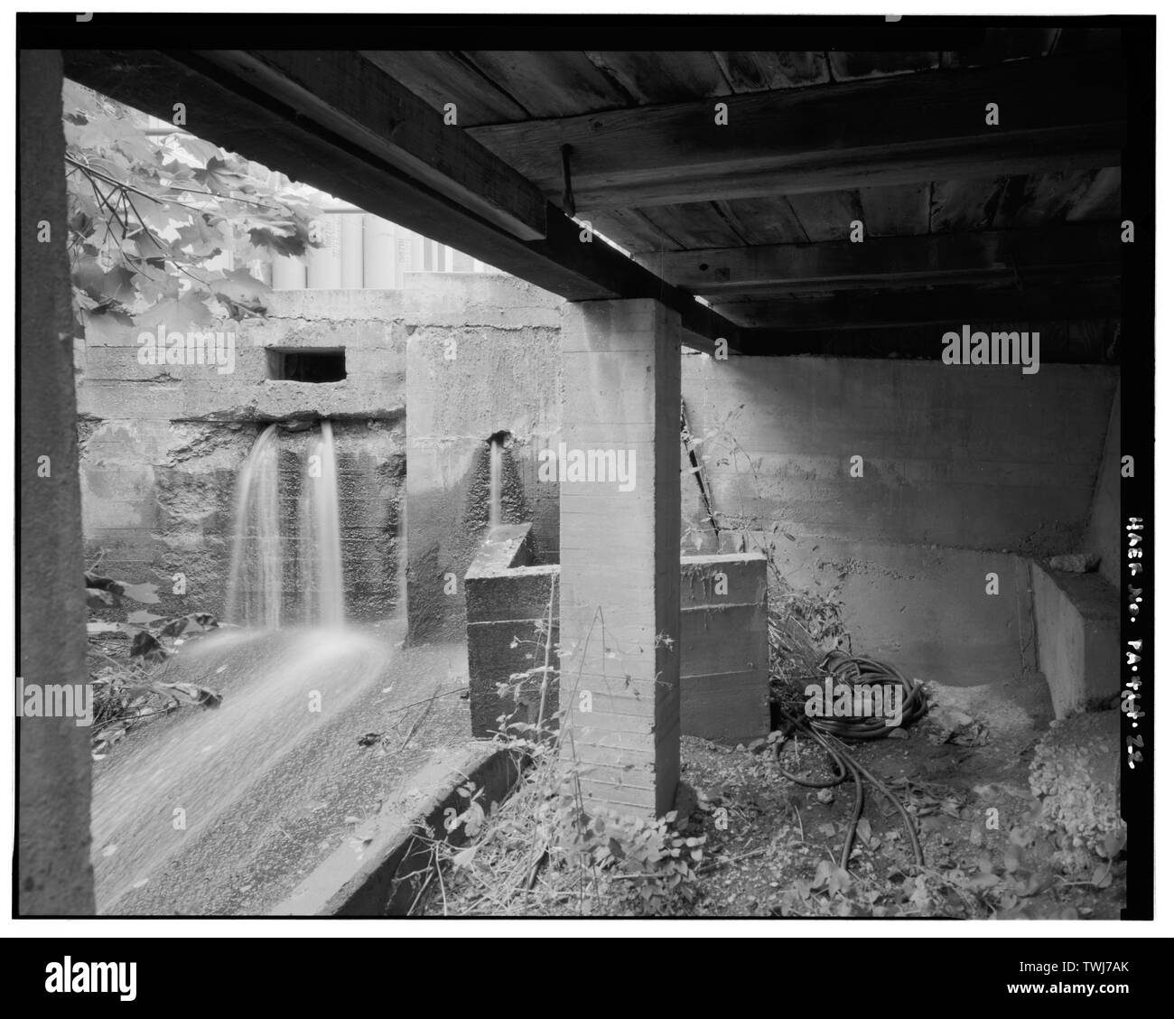 Overflow room Cut Out Stock Images & Pictures - Alamy