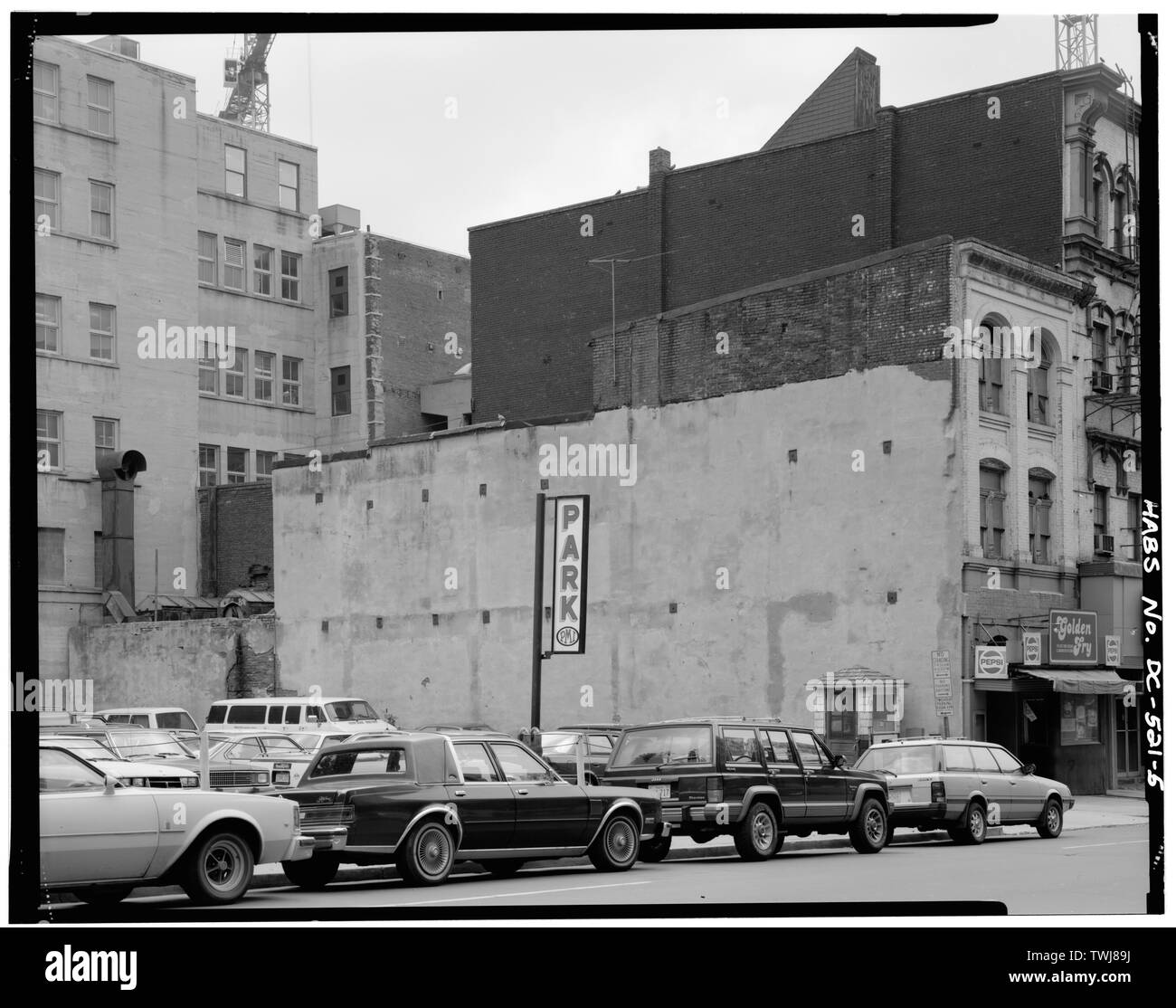 Side view office building Cut Out Stock Images & Pictures - Alamy