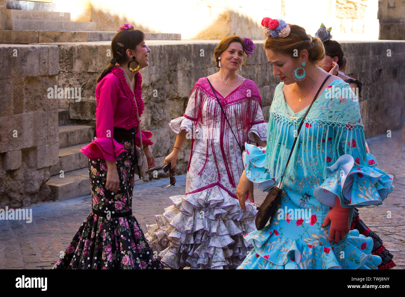 Native costumes hi-res stock photography and images - Alamy