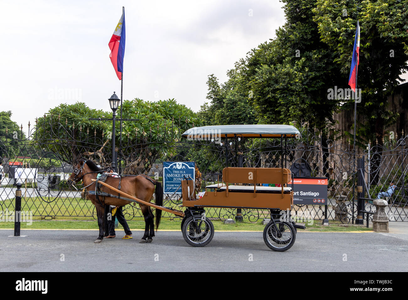 Kalesa hi-res stock photography and images - Alamy