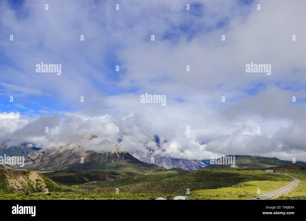 Kunlun mountains tibet hi-res stock photography and images - Alamy