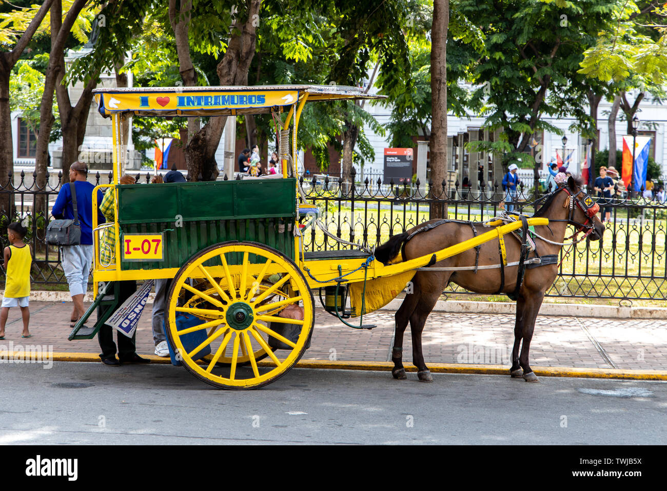 Kalesa hi-res stock photography and images - Alamy