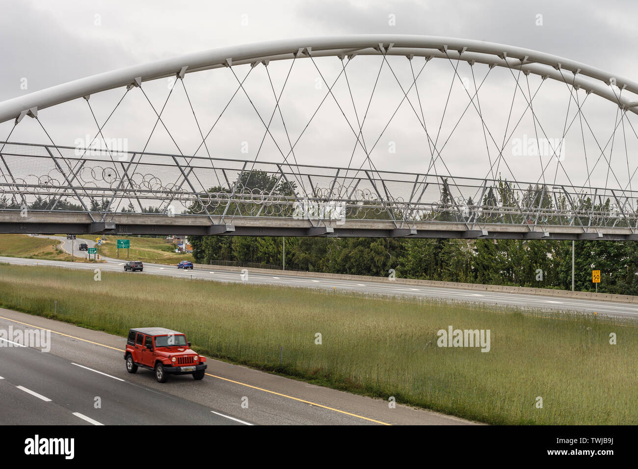 Pedestrian bridge over highway hi-res stock photography and images - Alamy