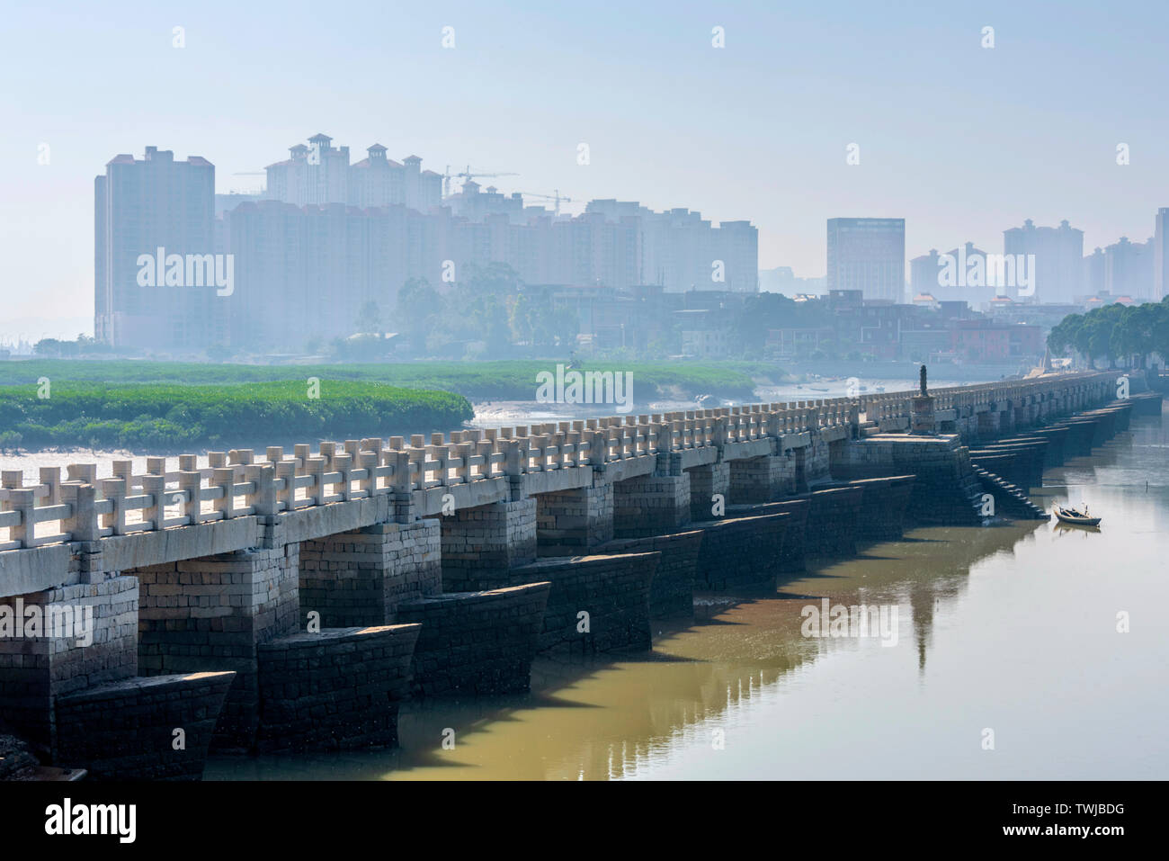 Liang style harbour giant stone bridge hi-res stock photography and ...