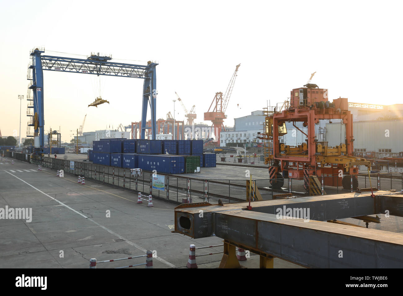 Track gantry crane Stock Photo - Alamy