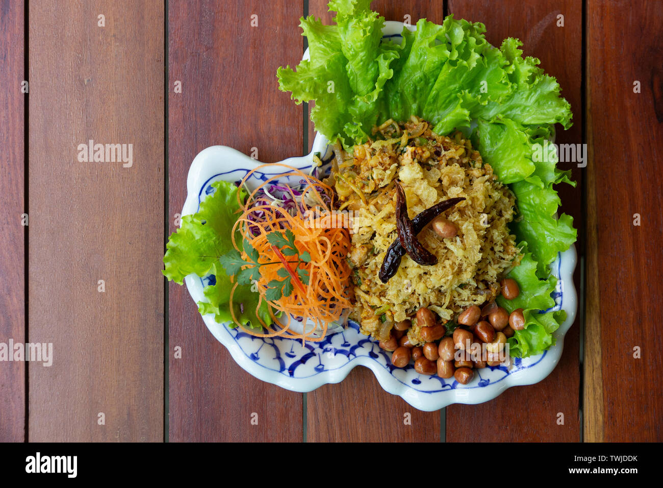 Yam naem khao tod hi-res stock photography and images - Alamy