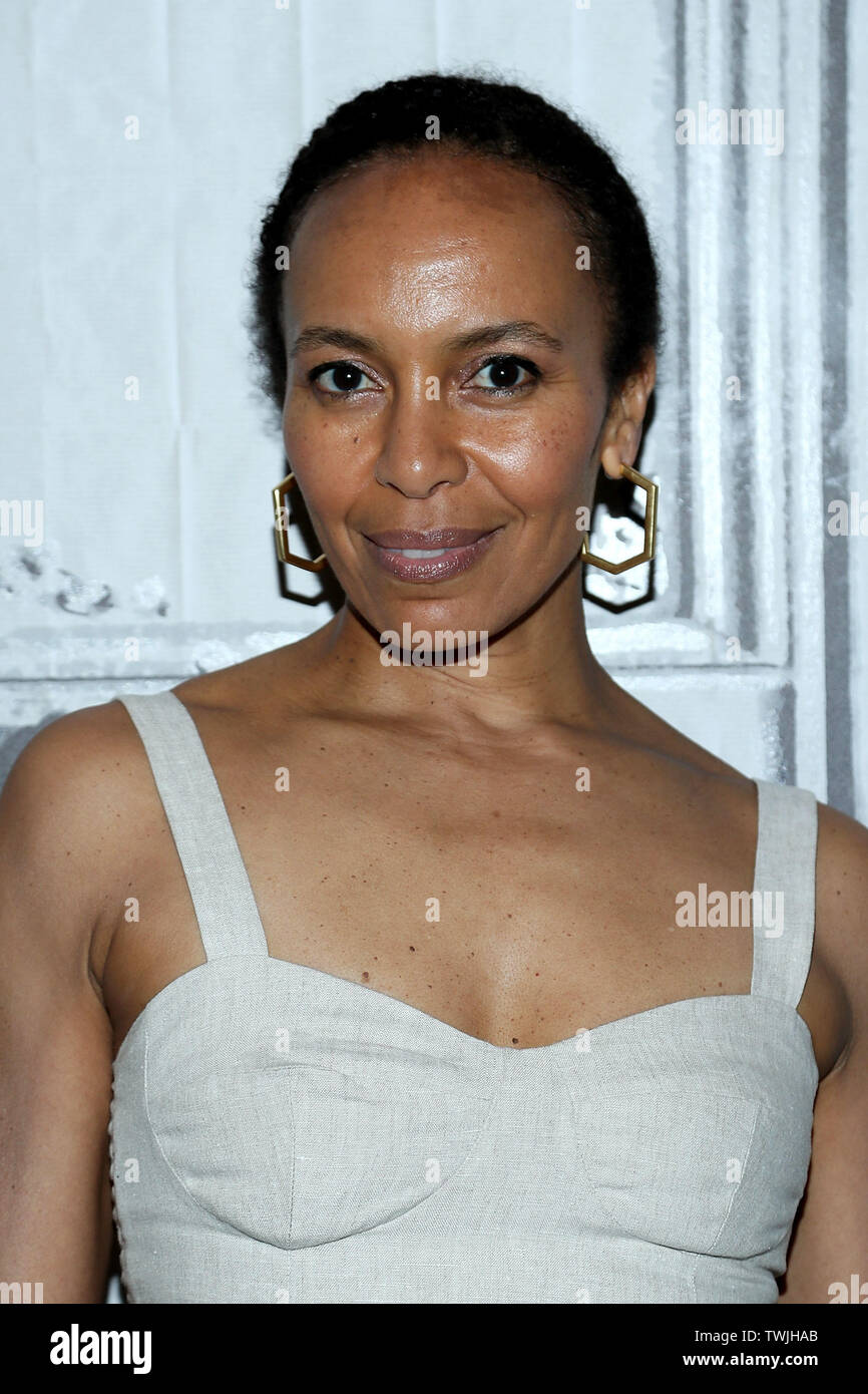 Eisa davis hi-res stock photography and images - Alamy