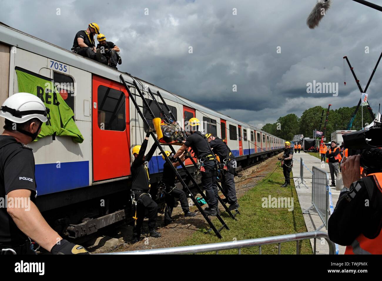 Motorail train hi-res stock photography and images - Alamy