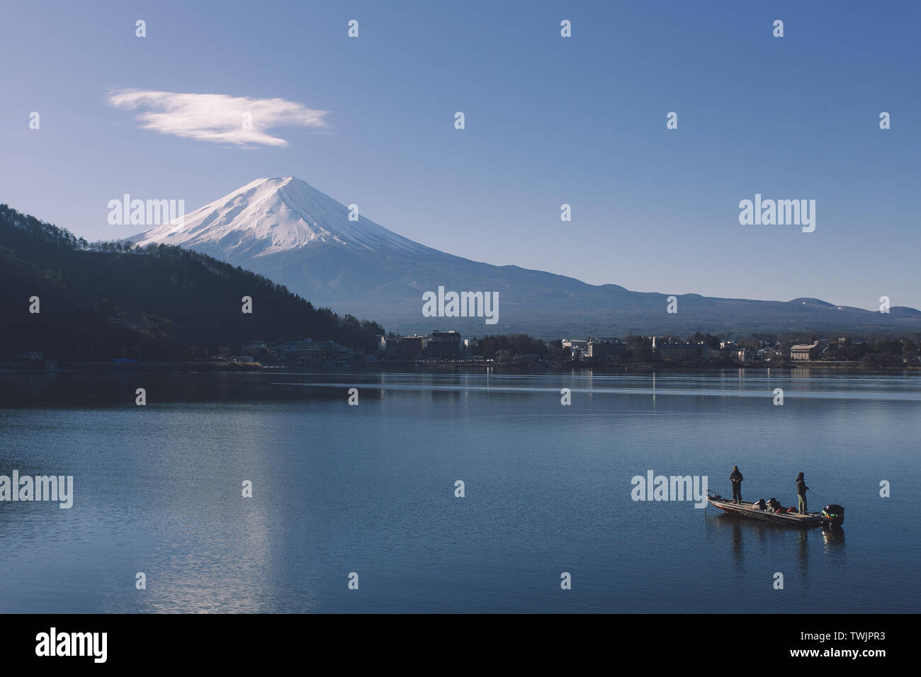Japan's Mount Fuji estuary lake scenery Stock Photo - Alamy